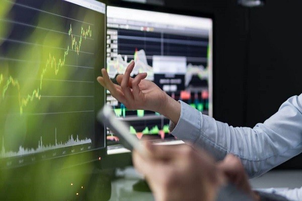 Panduan Cara Mudah Melakukan Strategi Scale In dalam Trading | DIDIMAX